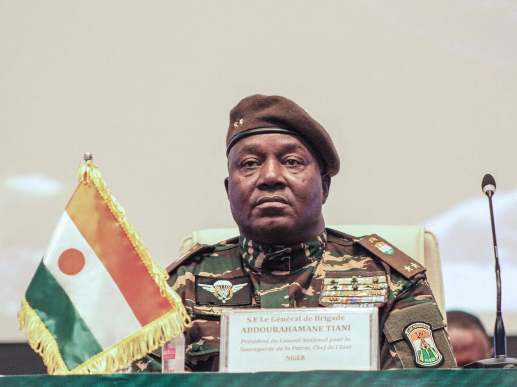 «Je mesure les sacrifices que vous êtes en train de consentir» : Tiani ...