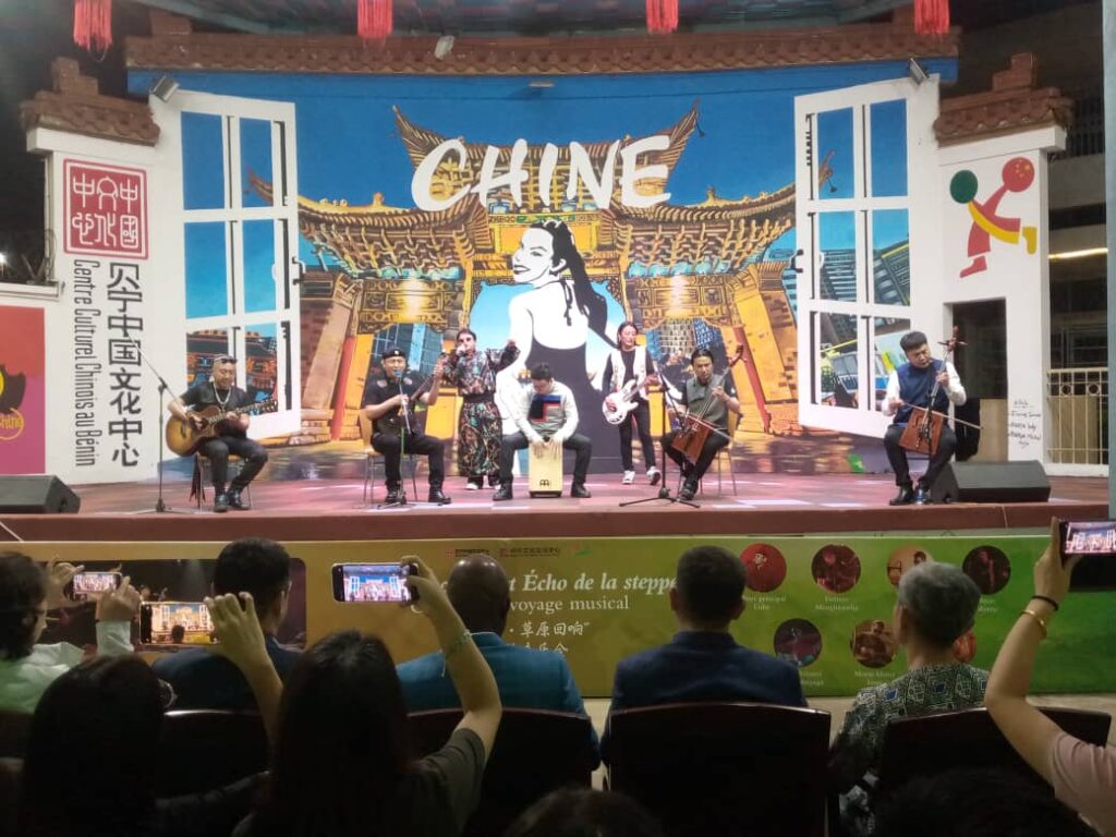 « Mélodie céleste et écho de la steppe » : le groupe Chinois « Nair ...