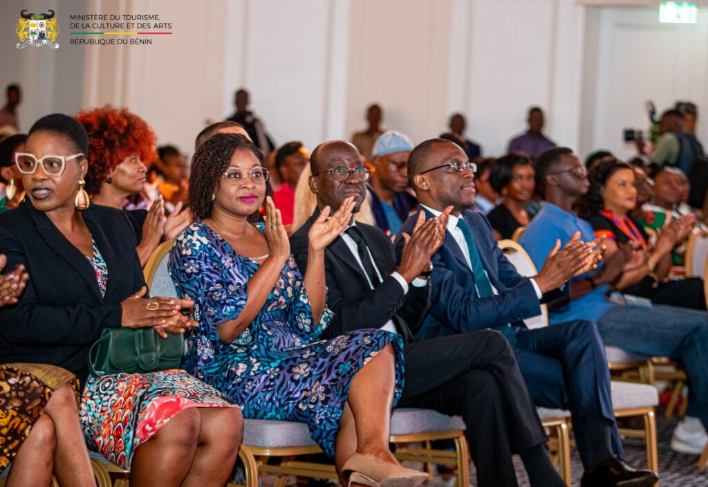 Célébration de l’édition 2025 du mois de la mode :Rendre hommage et valoriser l’ingéniosité des ...