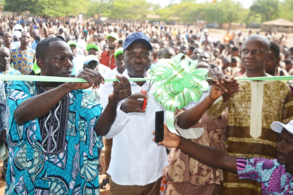 Infrastructures scolaires dans le Couffo: François Gbodo offre des ...