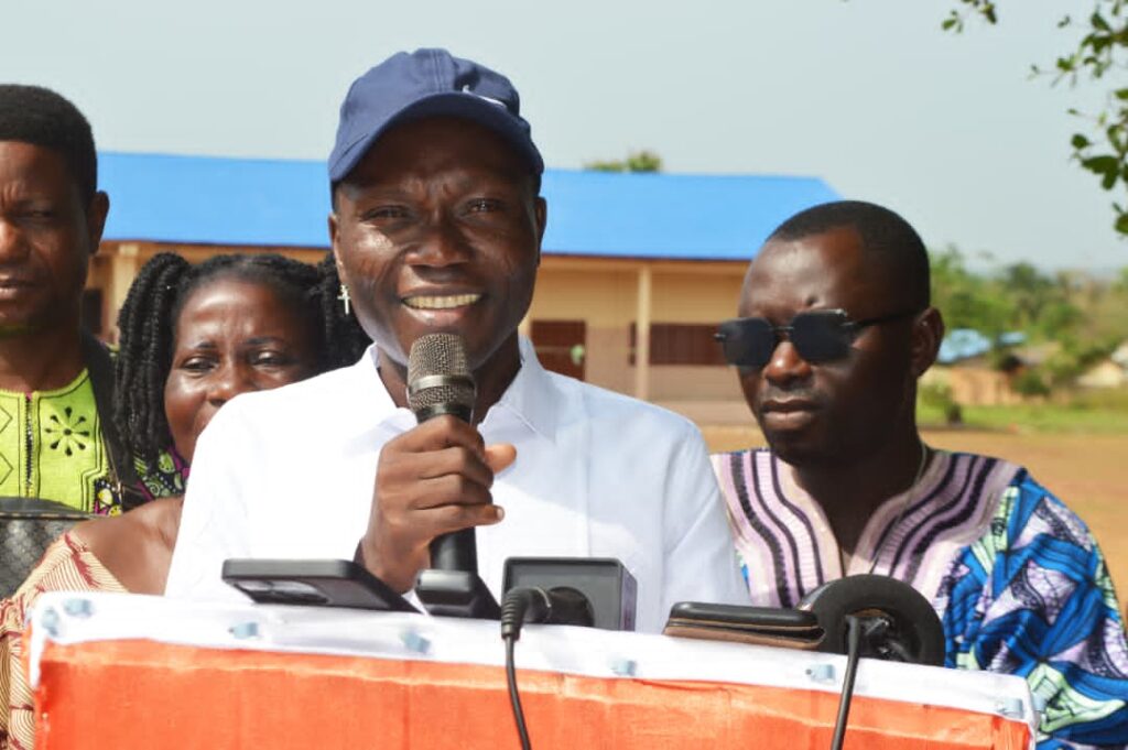 Infrastructures scolaires dans le Couffo: François Gbodo offre des ...
